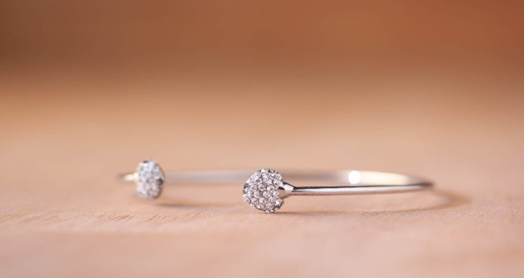 Diamond Bracelet Vending Machine - Vanyu-Fuji Vending Machine